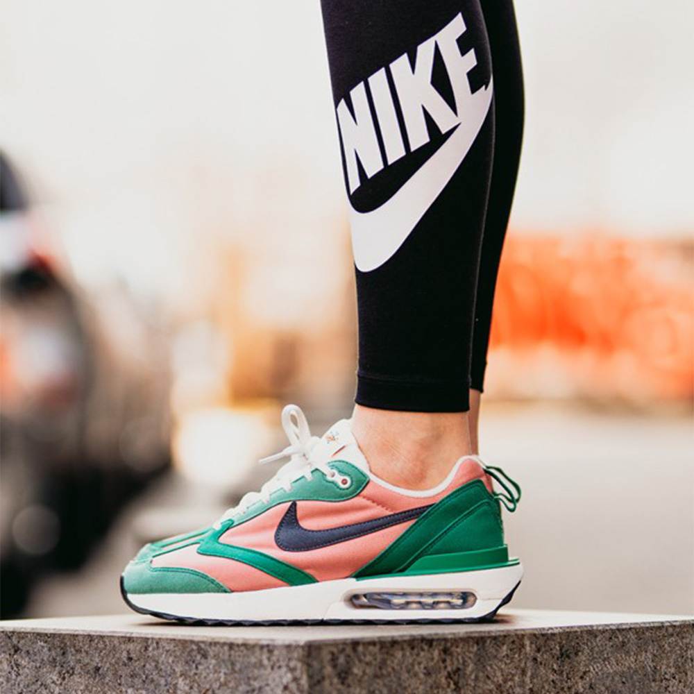 Buzz Sneaker Station - Online Shop | Buzz - Spletna trgovina
